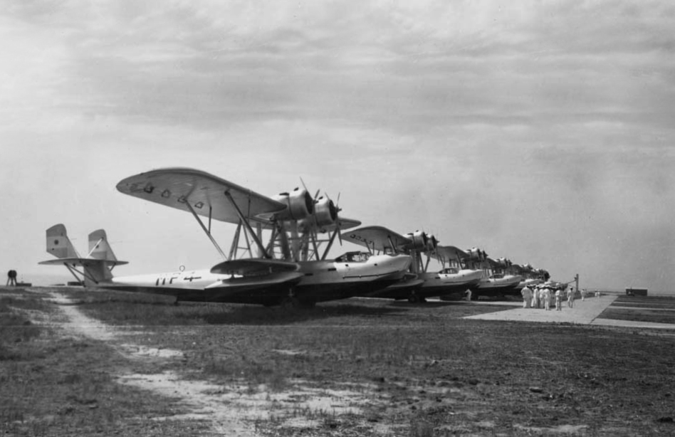 22 de enero de 1940: unidades de la Armada Argentina ponen proa a ...